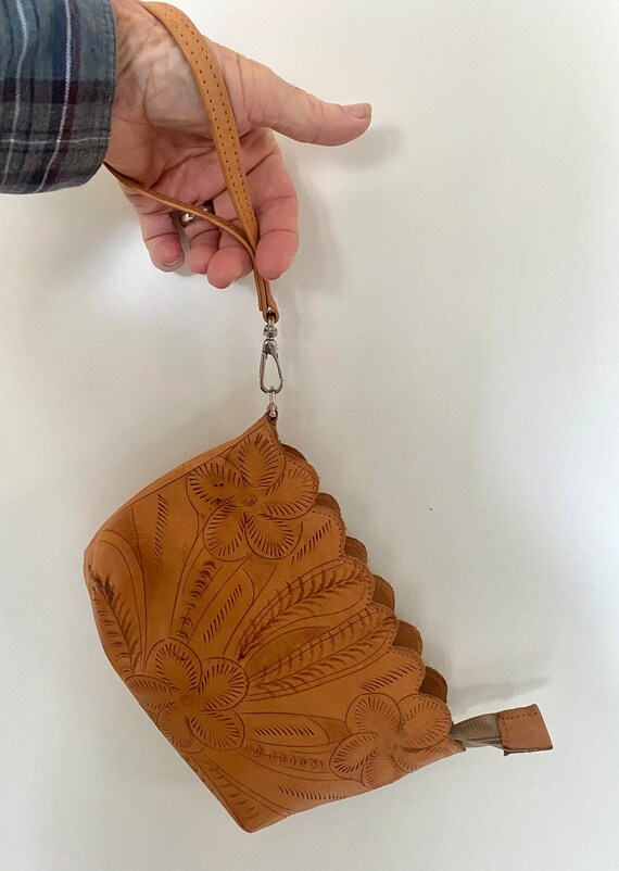 Vintage JL Saldivar Hand Tooled Leather Hand Strap Pu… - Gem
