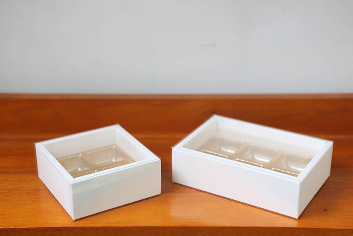 2 White chocolate boxes chocolate boxes clear chocolate box | Etsy