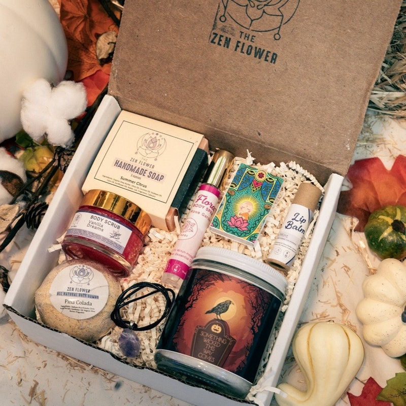 Halloween Gift Box - 60+ Gift Ideas for 2024