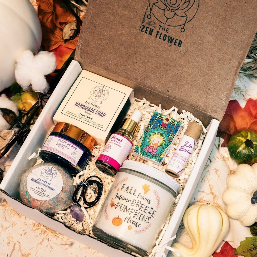 Pumpkin Spice Fall Gift Box for Her, Hello Pumpkin & Autumn Leaves Cozy ...