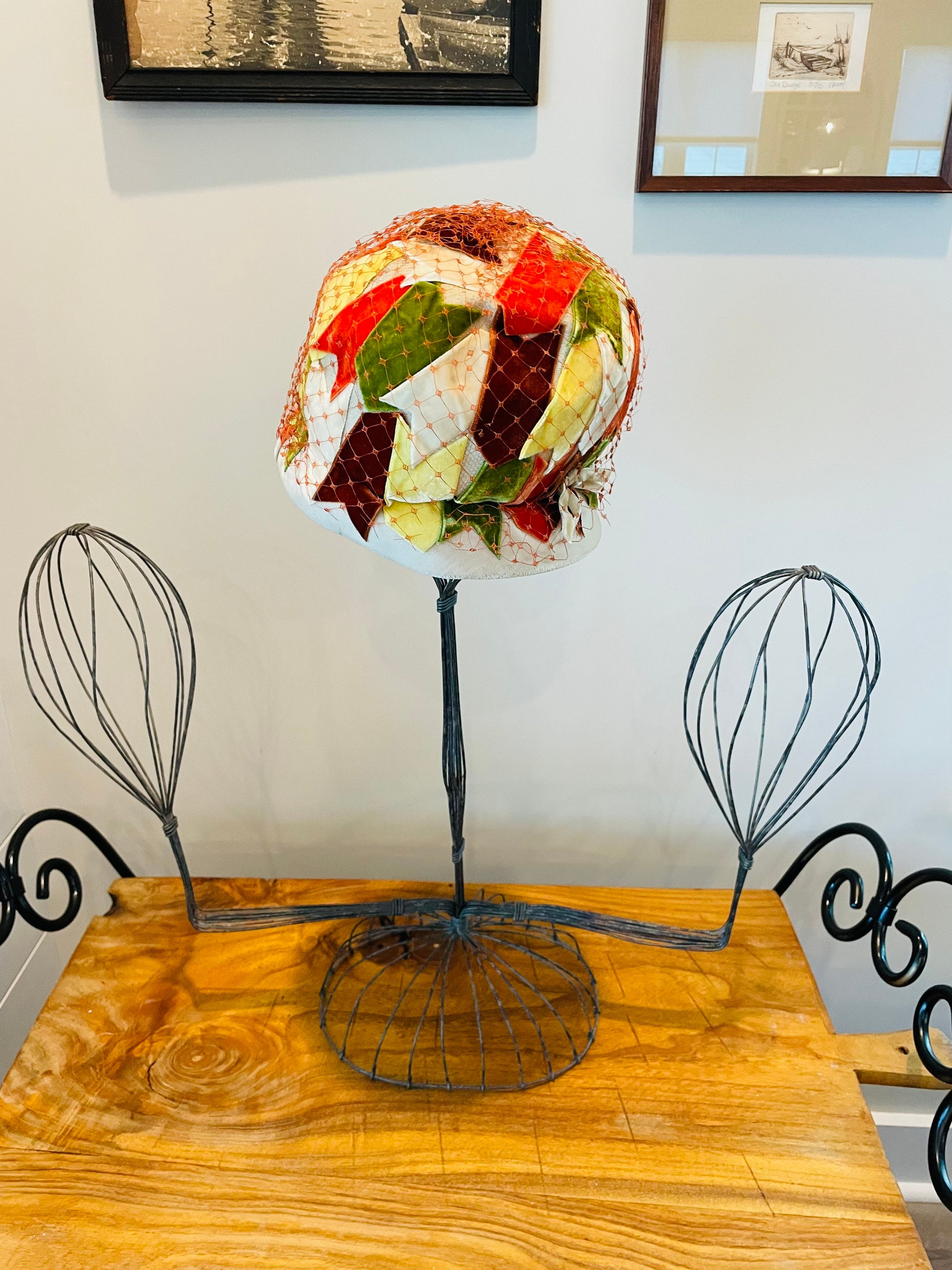 Ladies Hat Stand Wire