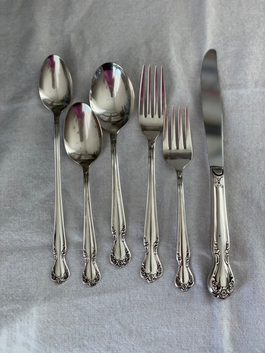 Vintage WM Rogers & Sons IS Flatware Set, 1950's Floral, 38 Pieces ...