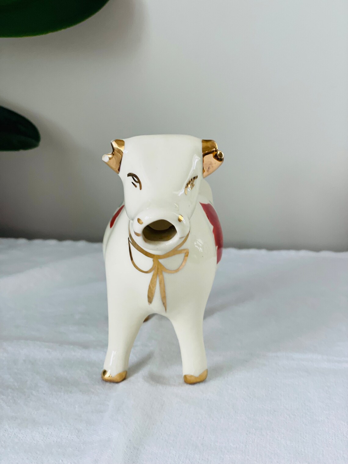 Vintage Cream Color Cow Creamer With Red Tulip, Gold Trim, Collectible ...