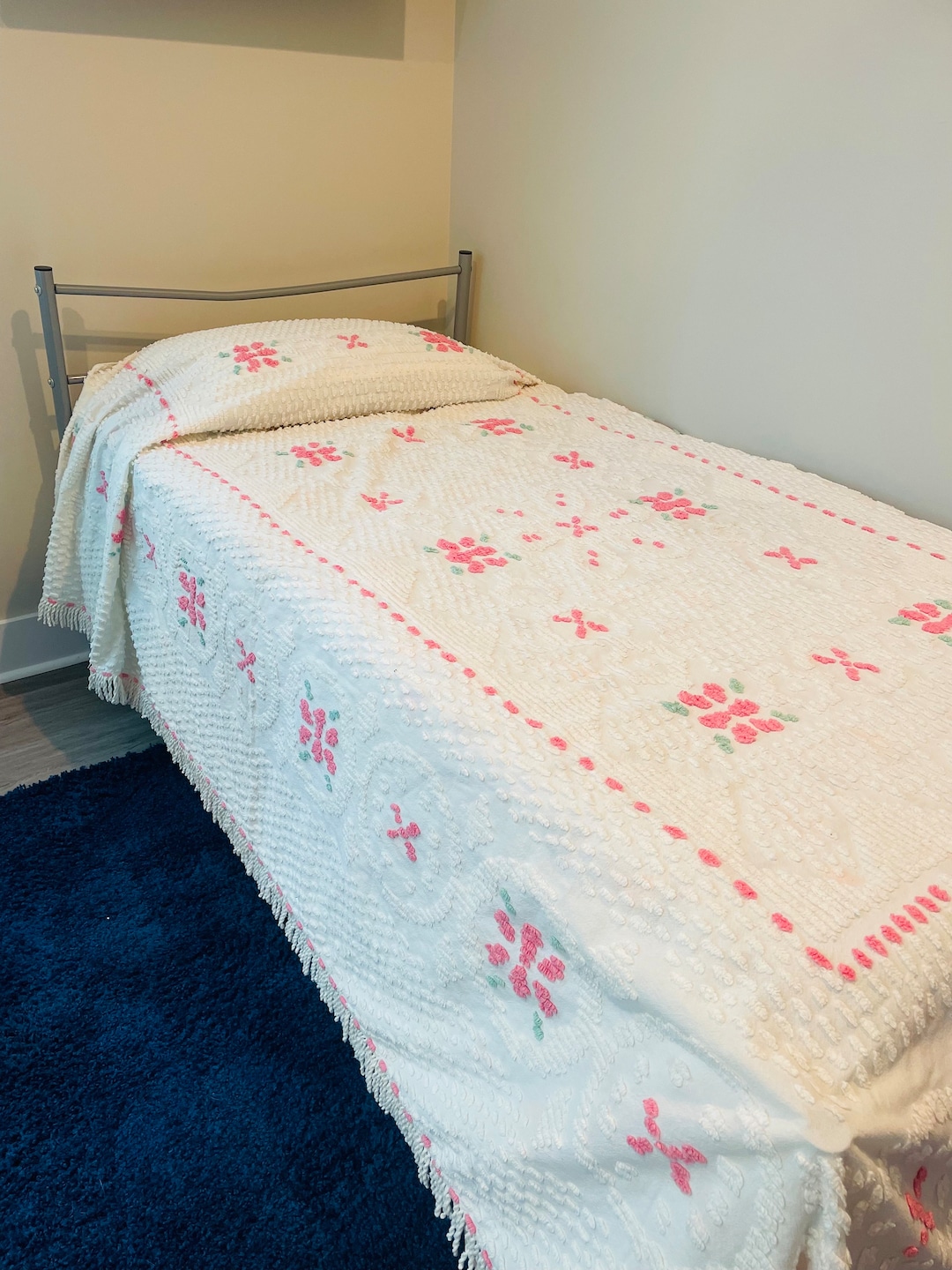 Classic Vintage White and Pink Twin Chenille Bedspread, With Fringe, 100% Cotton Chenille ...