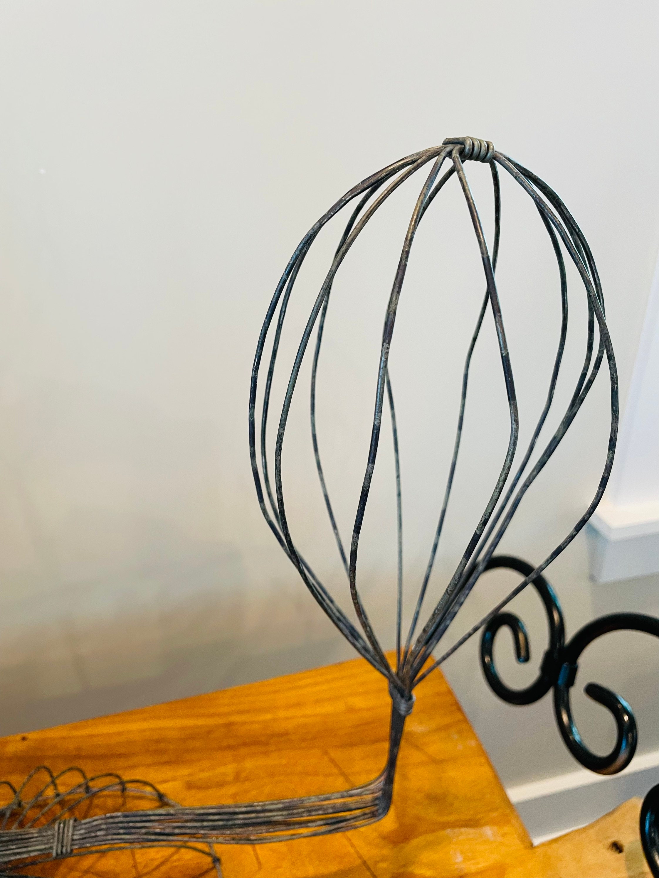 Ladies Hat Stand Wire