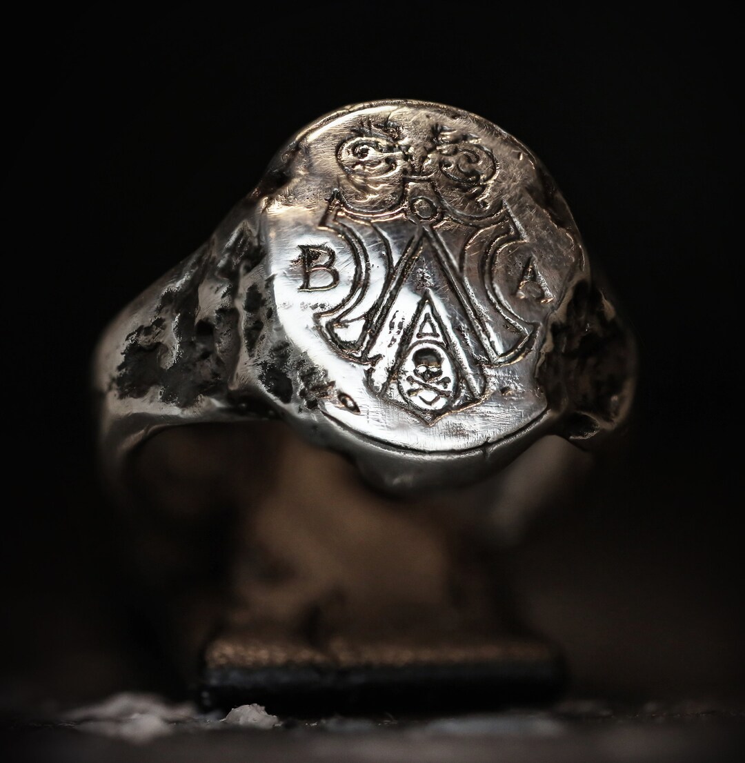Decayed Signet Ring - Etsy