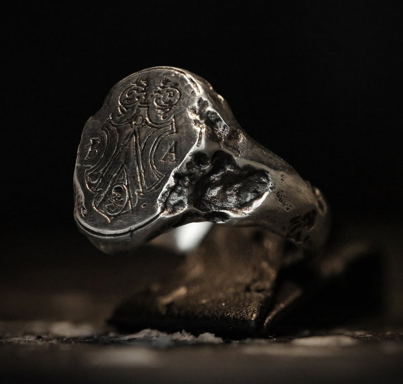 Decayed Signet Ring - Etsy