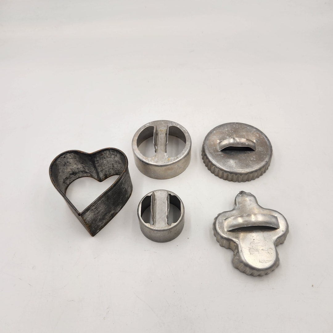 Vintage 1950's 60's Set of 5 Cookie Cutters Biscuit Cutters Pastry ...