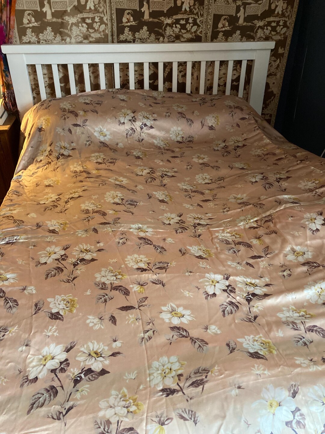 Lovely Vintage Satin Bedspread. 1950s Floral. - Etsy
