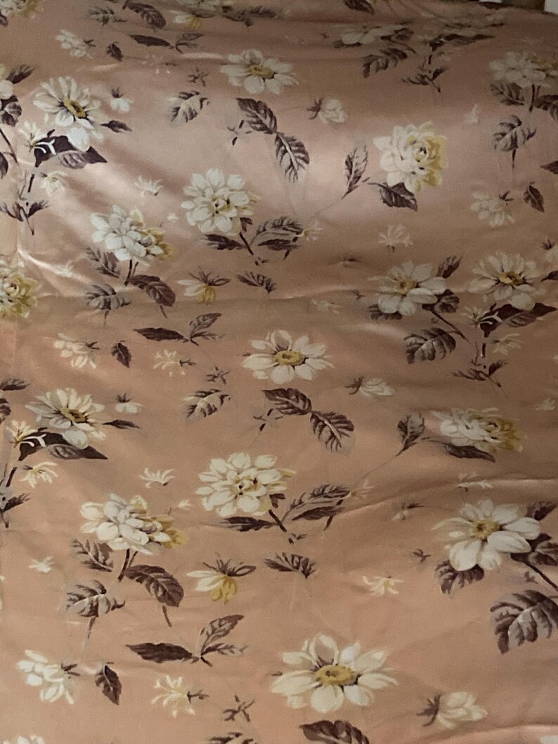 Lovely Vintage Satin Bedspread. 1950s Floral. - Etsy