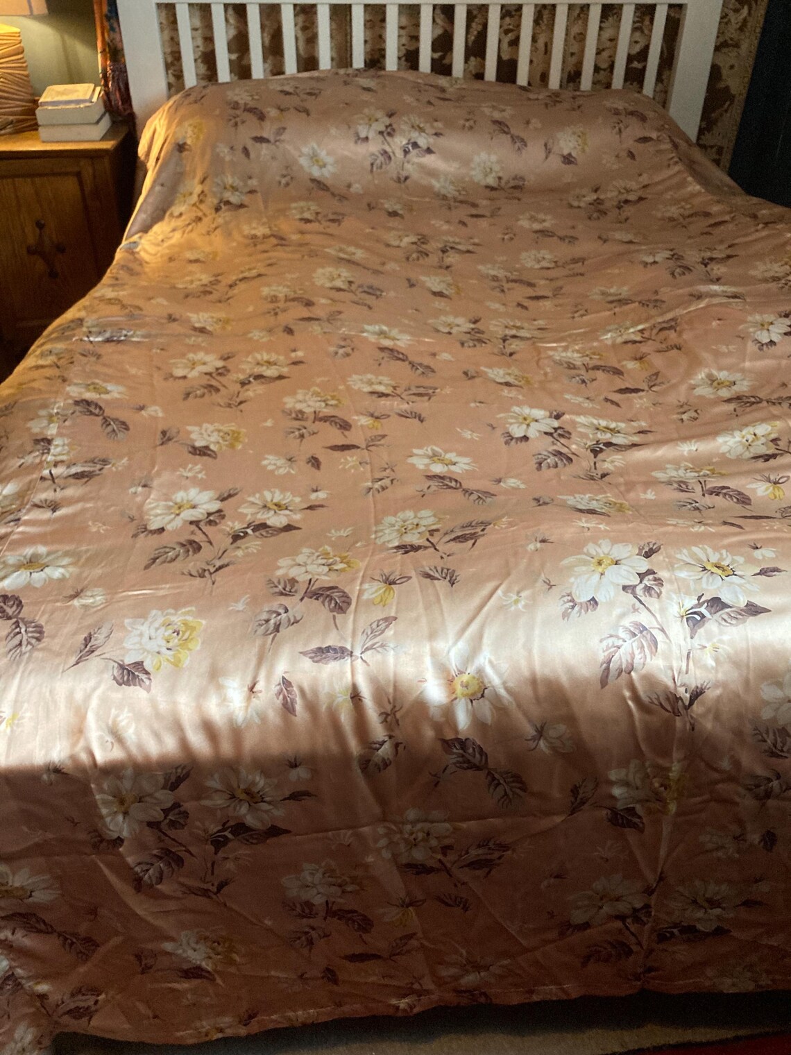 Lovely Vintage Satin Bedspread. 1950s Floral. - Etsy