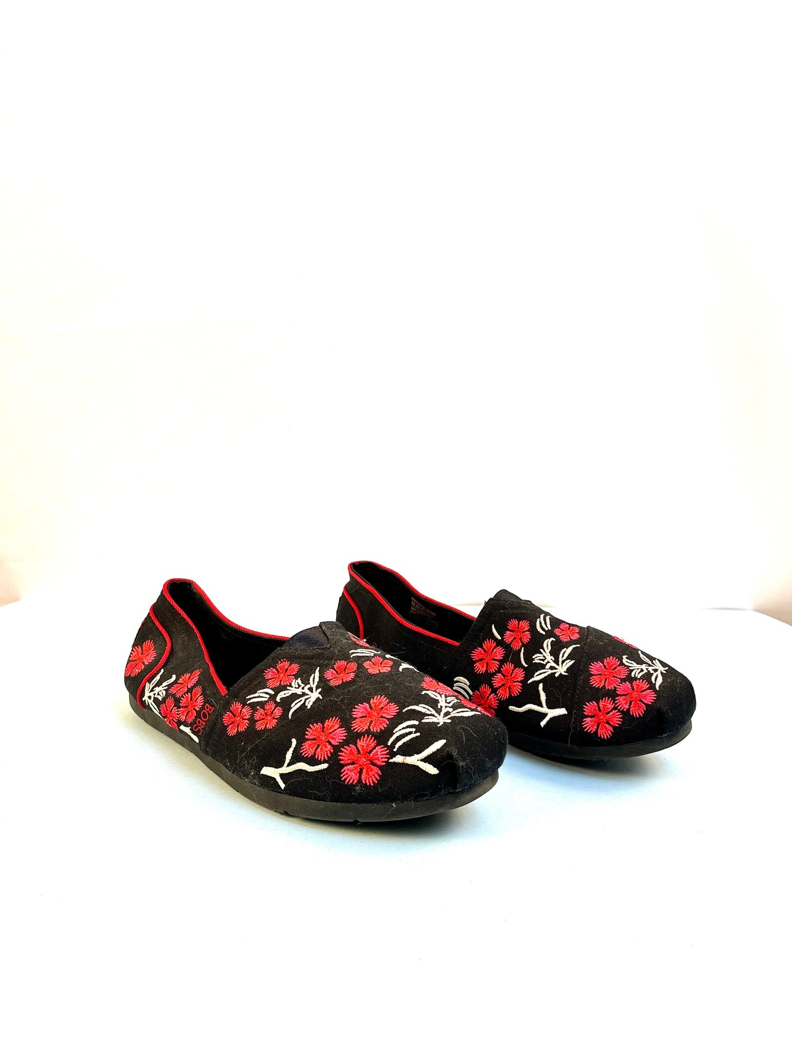 Ladies Embroidered Chinese Slipper Slip Ons Size 7.5 by BOBS From ...