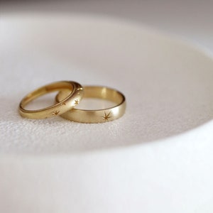 18k Gold Star Ring, Star Wedding Band, Engraved Ring, Solid Gold Ring ...