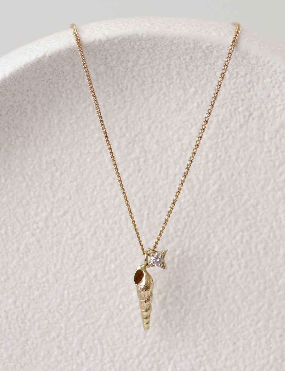 14k Gold Shell Necklace, Conch Shell Pendant, Diamond Shell Necklace ...