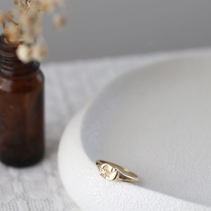 Gold Floral Signet Ring, Solid Gold Engraved Lily Ring, Delicate Signet ...
