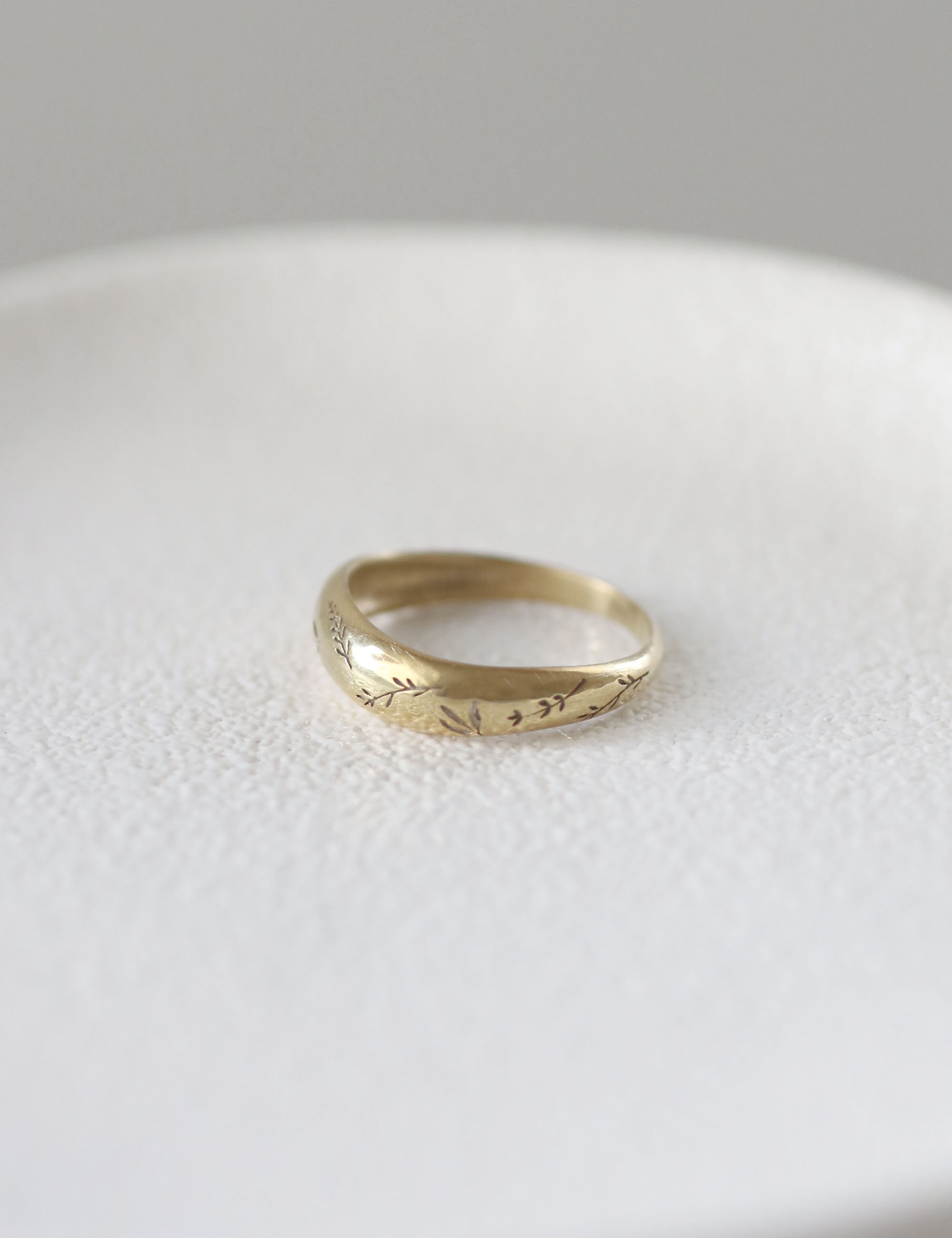 14k solid gold floral engraved ring wedding band for her | Etsy