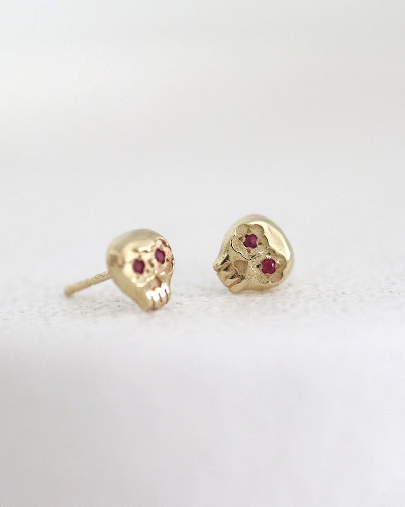 Gold Ruby Skull Earrings Tiny Sugar Skull Earrings Skull - Etsy Israel