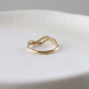14k Solid Gold Diamond Wave Ring, Twisty Ring, Curvy Ring - Etsy