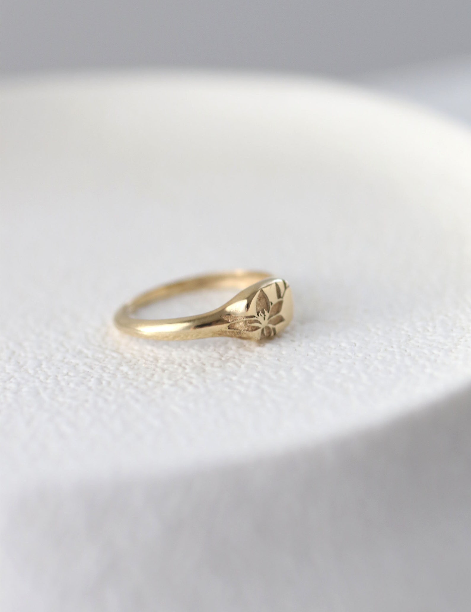 Gold Floral Signet Ring, Solid Gold Engraved Lily Ring, Delicate Signet ...