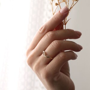 14k Solid Gold Diamond Wave Ring, Twisty Ring, Curvy Ring - Etsy