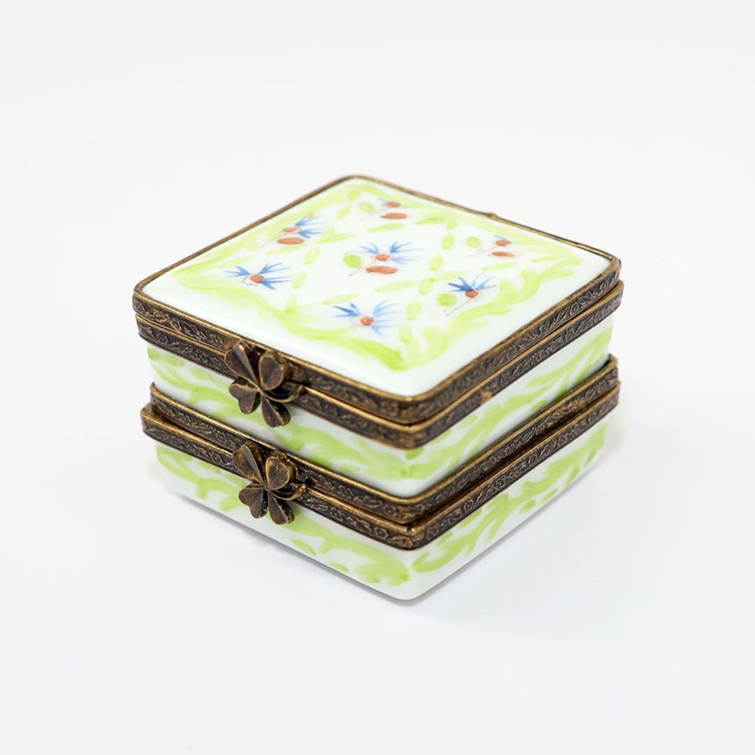 Retired Limoges, France Porcelain Double-hinged Trinket Box With ...