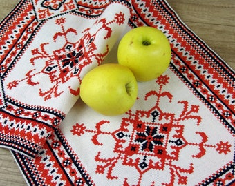Ukrainian Table Runner - Etsy