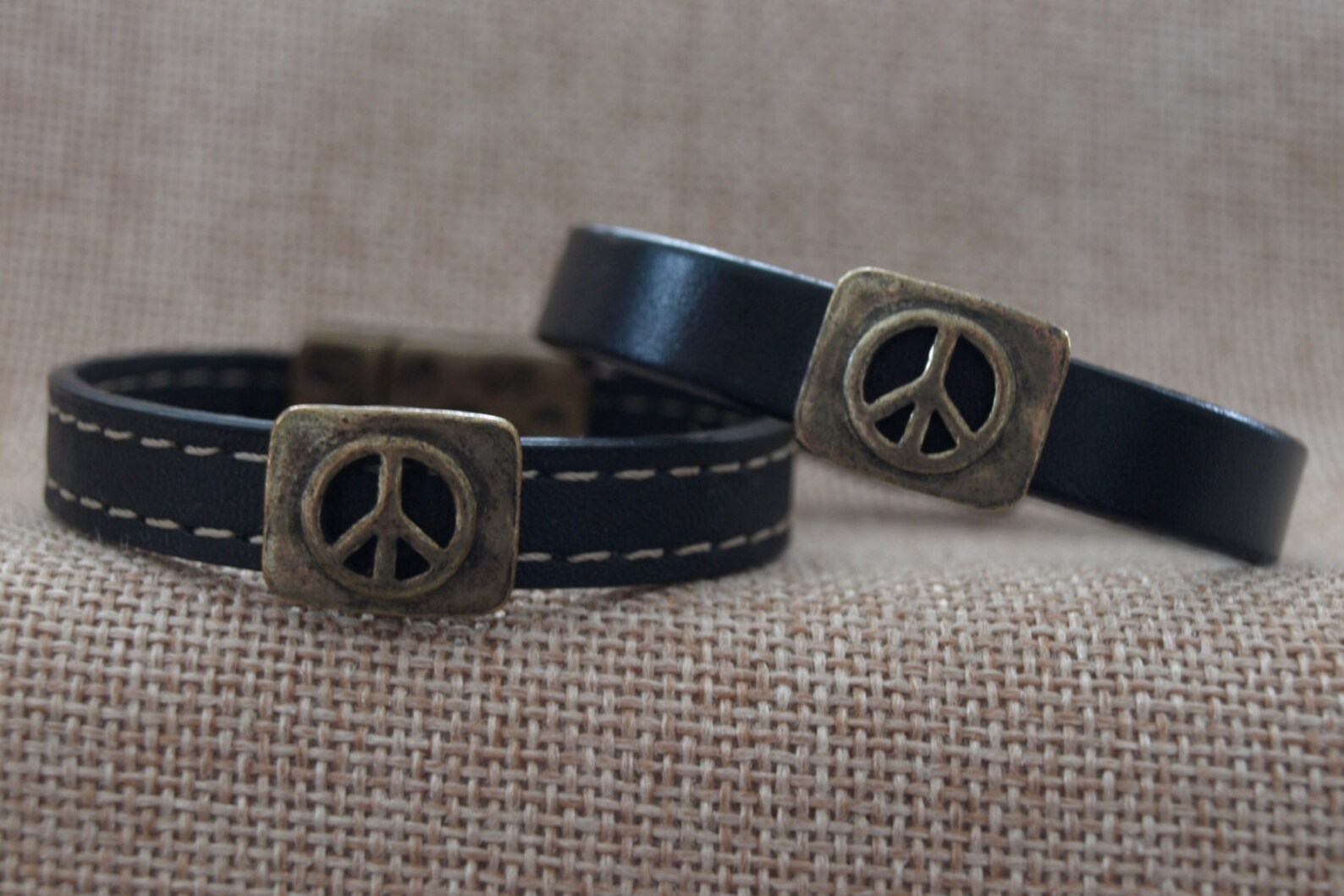 Women's Leather Peace Sign Bracelet - Etsy