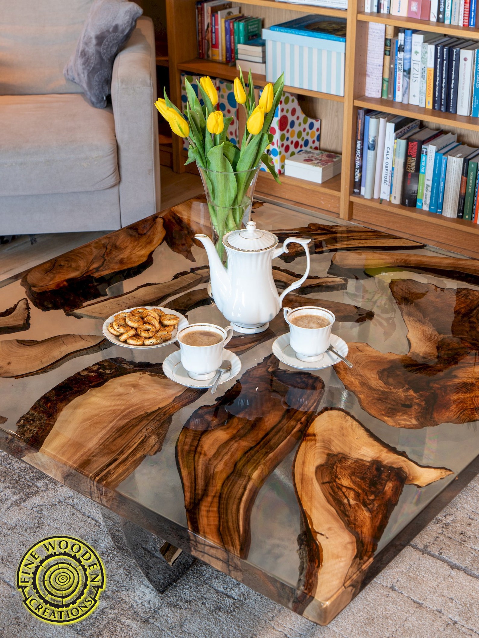 Square Resin and Walnut Coffee Table With Transparent Crystal Clear ...