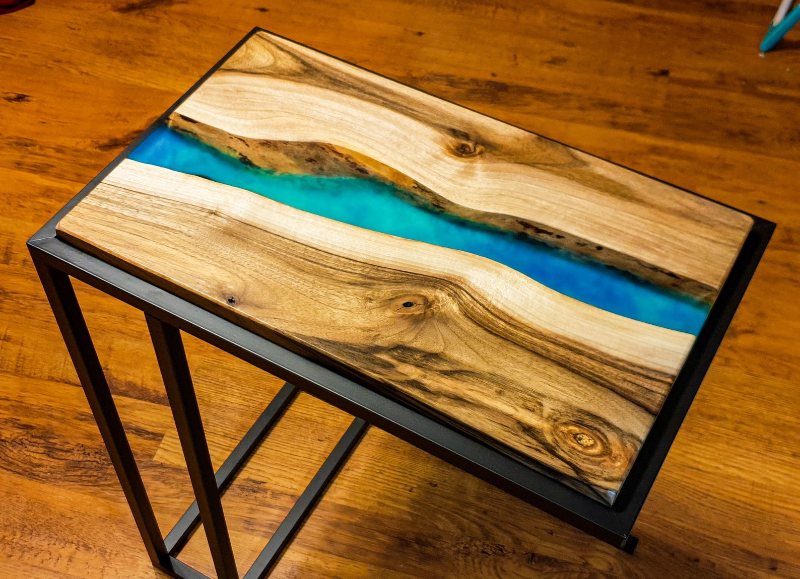 Bed Side End Resin Table With Glowing Resin - Etsy
