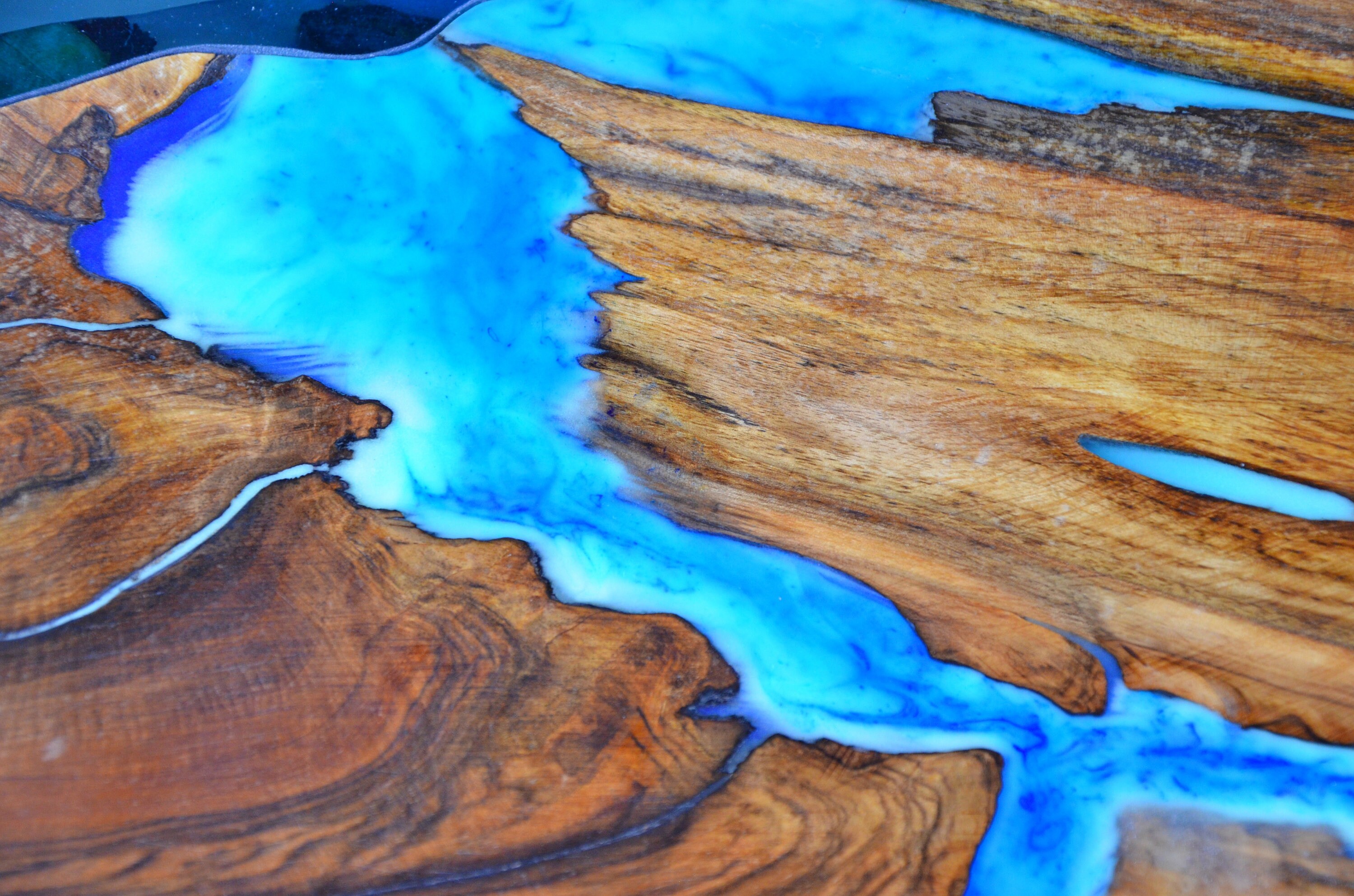 Live Edge River Dining Table With Bench and Glowing Resin Fill - Etsy UK