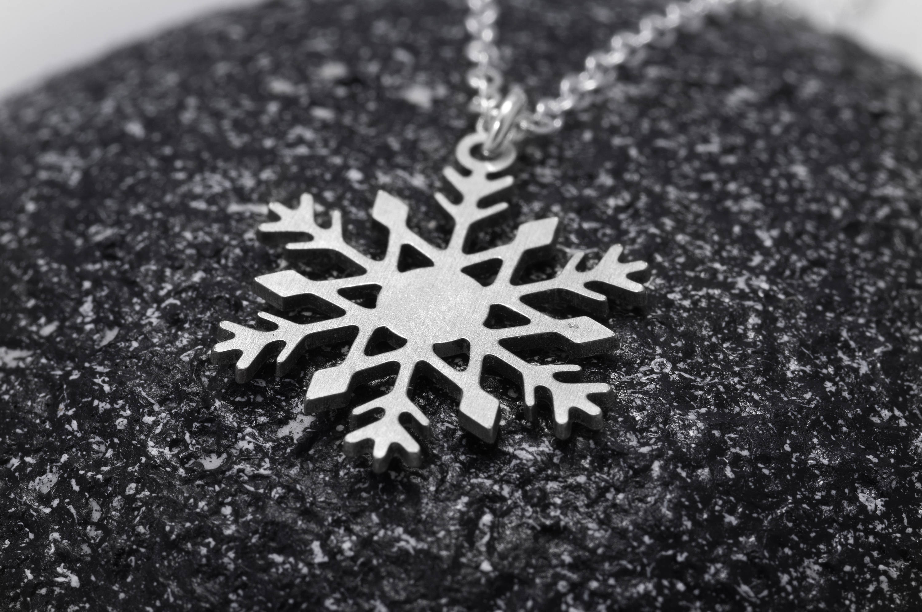 Frozen Snowflake Necklace A Silver Winter Pendant 20mm - Etsy