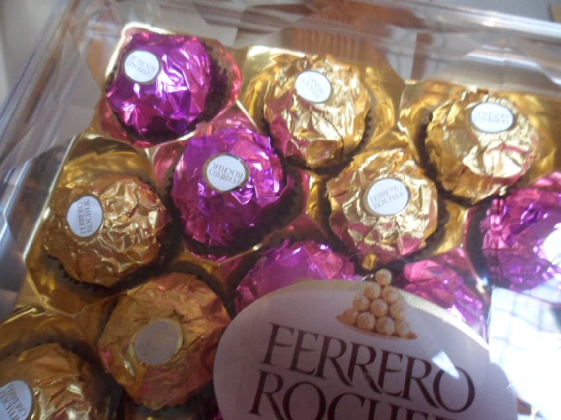 Pink Wedding Ferrero Rocher 1 X Case of 24 (300g) - Wedding Favours ...