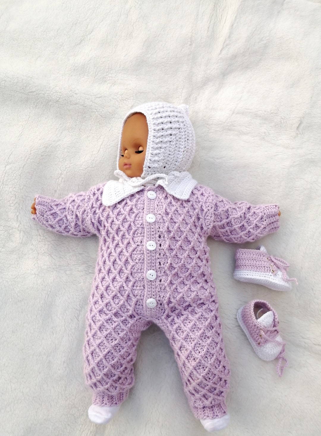 Gehäkelter Strampler Baby. Zartrosa Strampler für Neugeborene ...