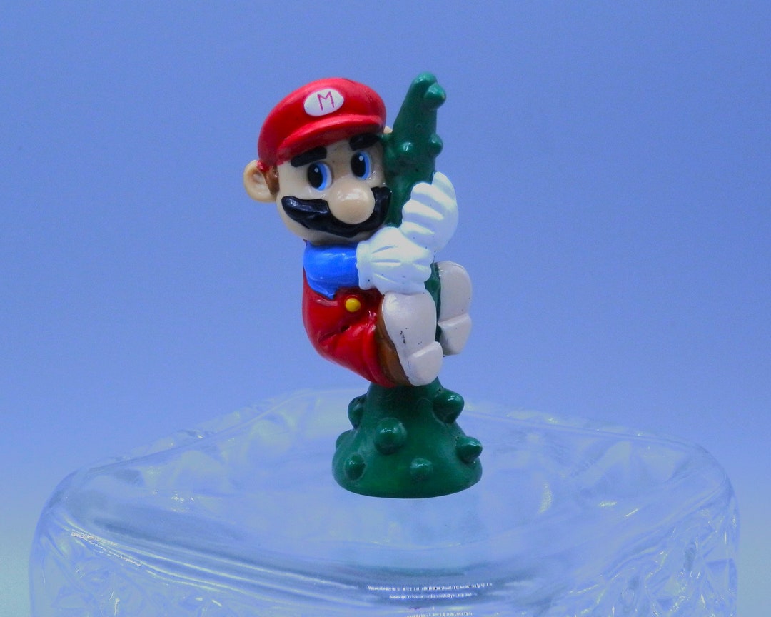 Mario "climbing Vine" Figurine ~ 1989 Super Mario Bros ~ Nintendo of ...