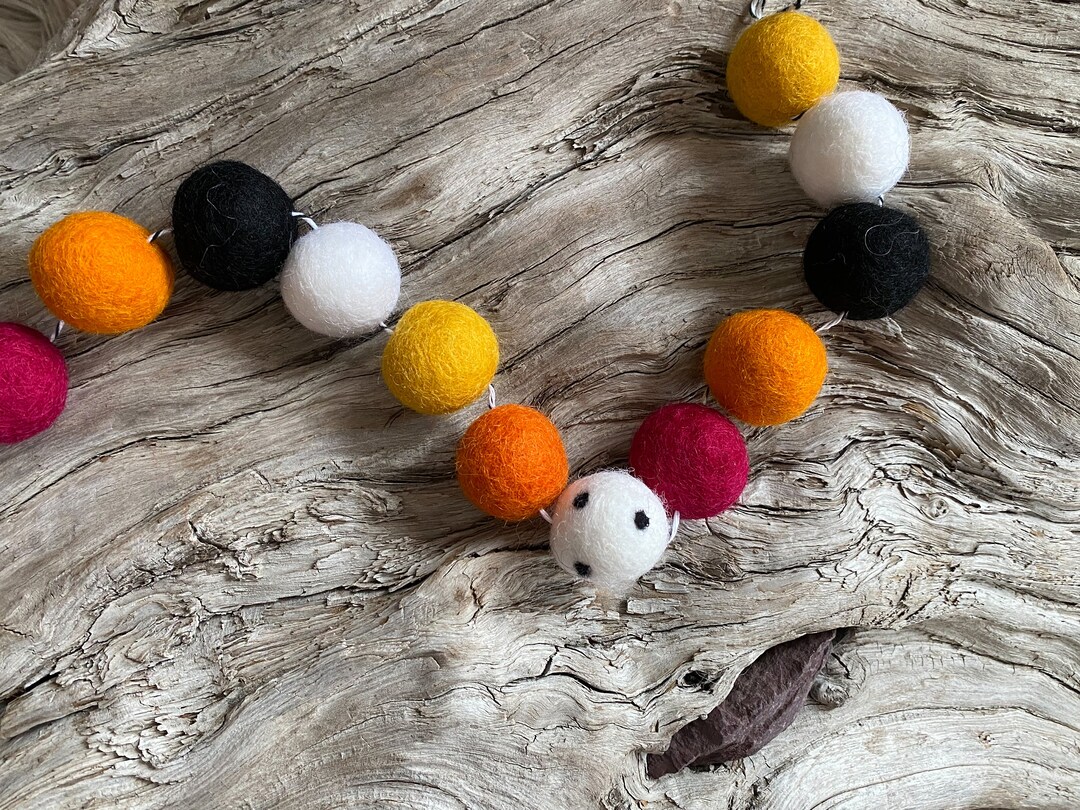 Magenta Pumpkins - 2cm Felt Ball Garland or Loose Pack - Pom Pom ...