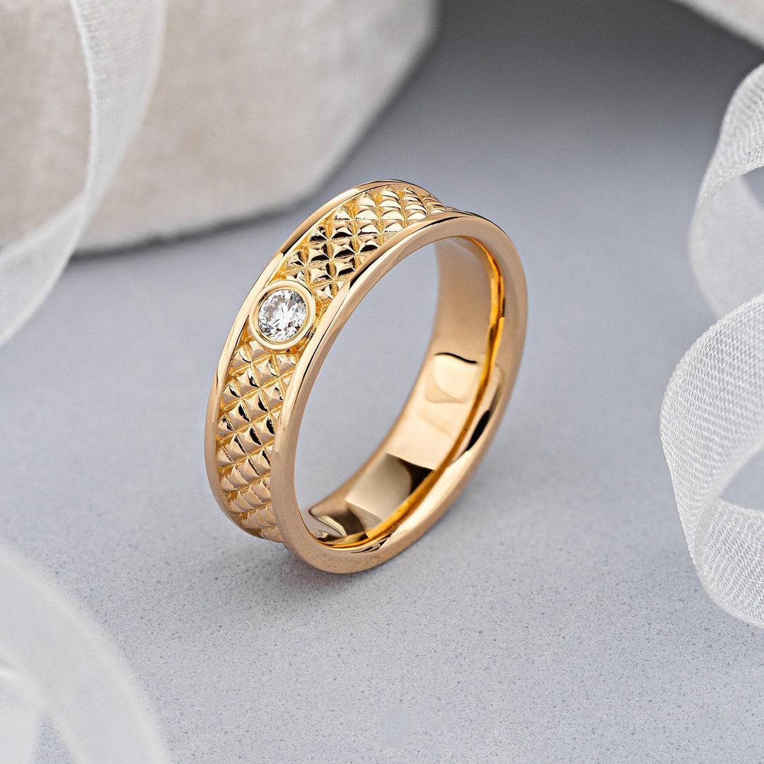 Womens Wedding Band Made of Solid 14k Gold With Unique Design. Unique ...