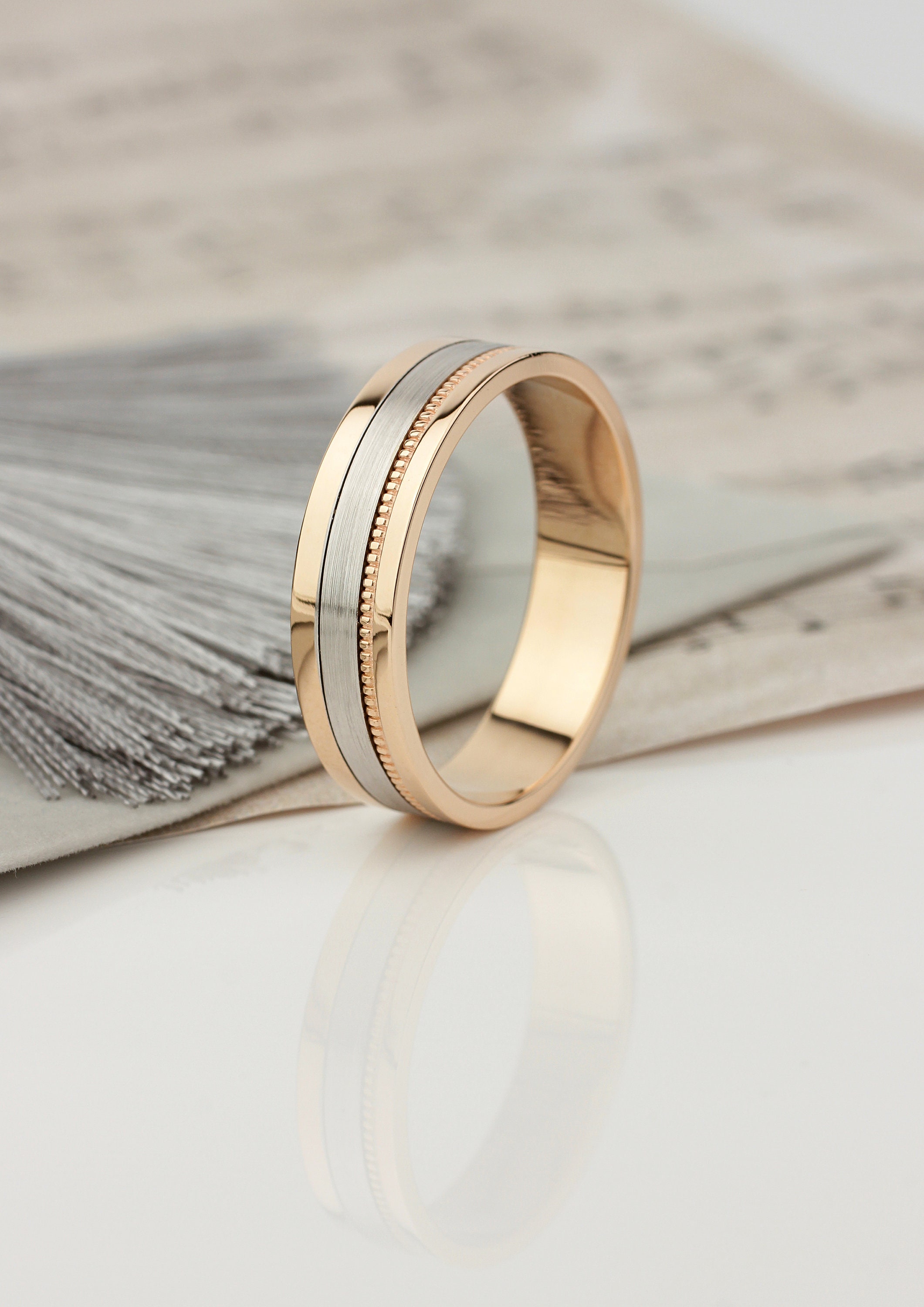 Gold Eheringe Set aus zwei Goldfarben. Einzigartige | Etsy