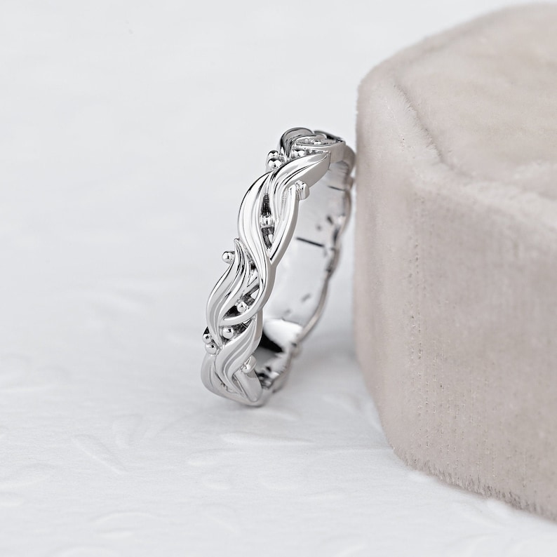 White Gold Wedding Band. Floral Ring Unique. Leaf and Vine - Etsy