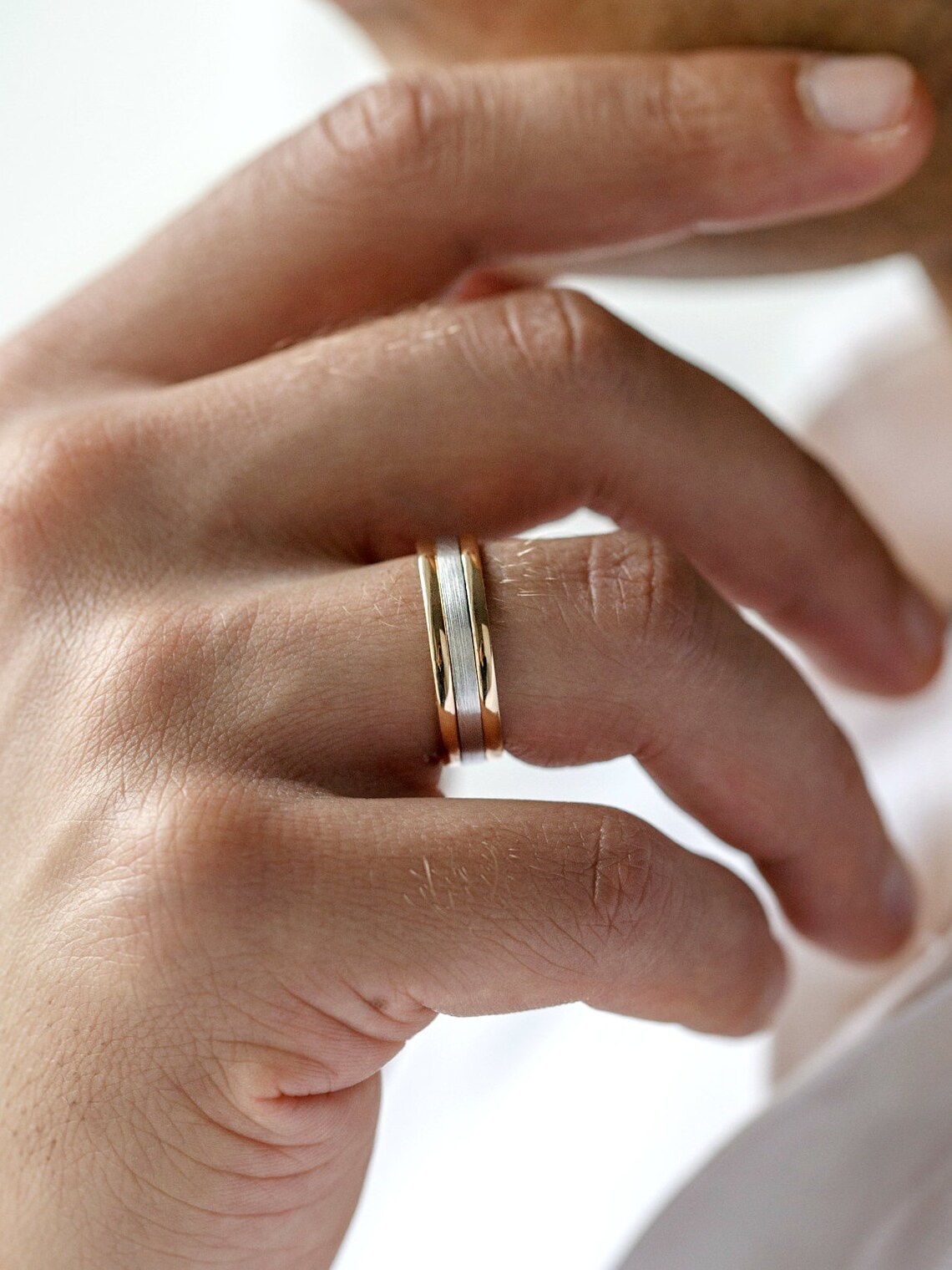Two Tone Men's Wedding Band. Ring for Men. Wedding Ring. - Etsy