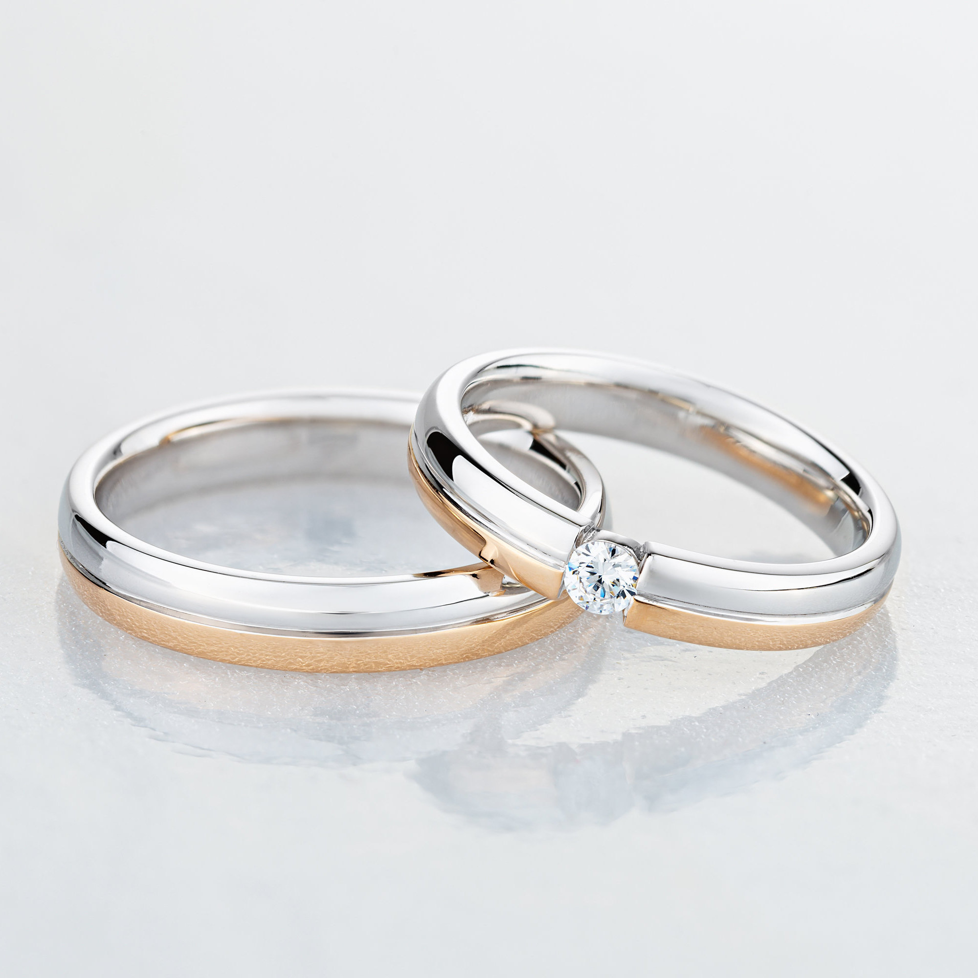 Wedding Bands Set Made of Two Colors of Gold and Diamond. | Etsy