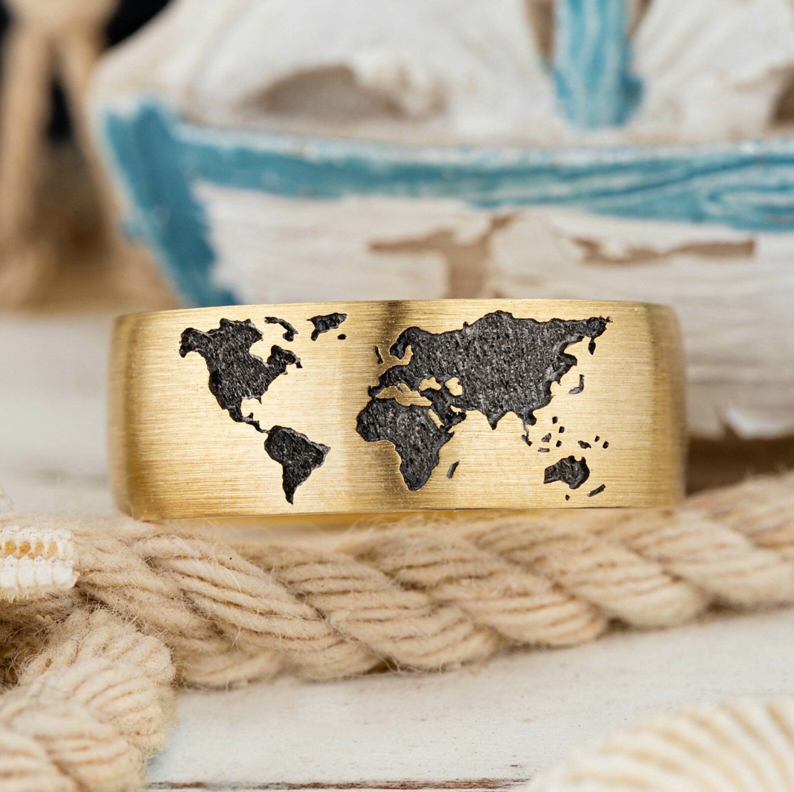14k Gold Wedding Band With World Map. Unique Solid Gold Ring. - Etsy