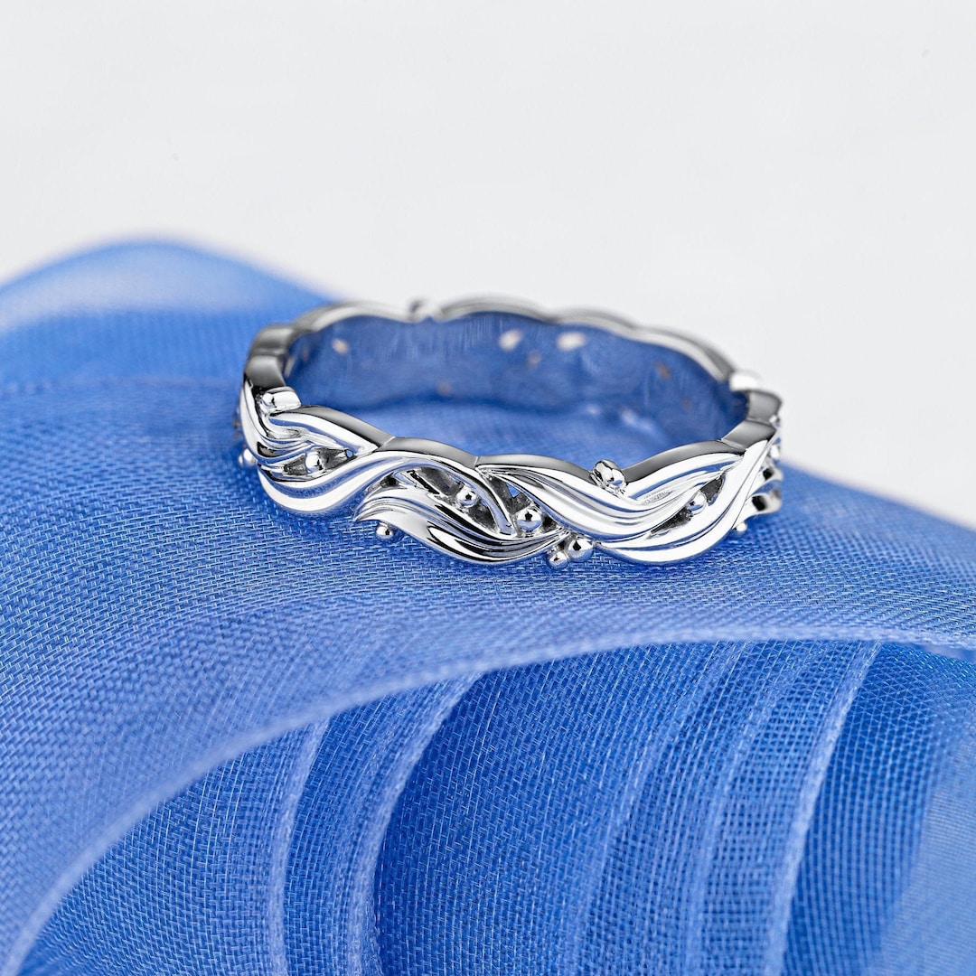 Woman Wedding Band With Floral Pattern. Gold Wedding Ring for Women ...