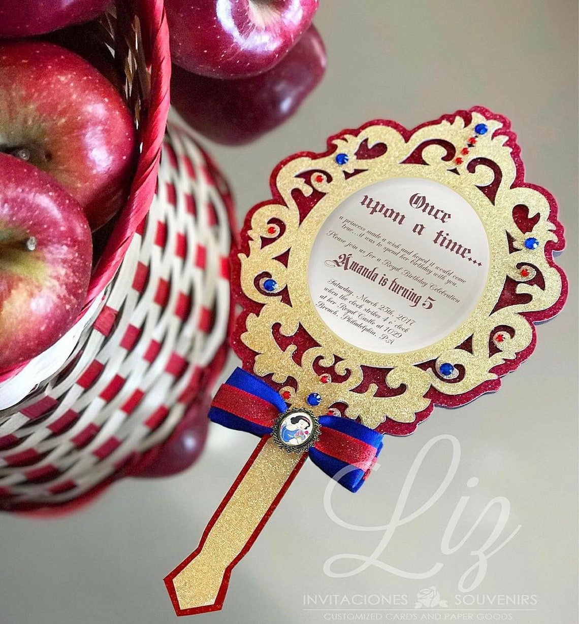 Snow White Mirror Invitations with decorated box. Invitaciones | Etsy ...