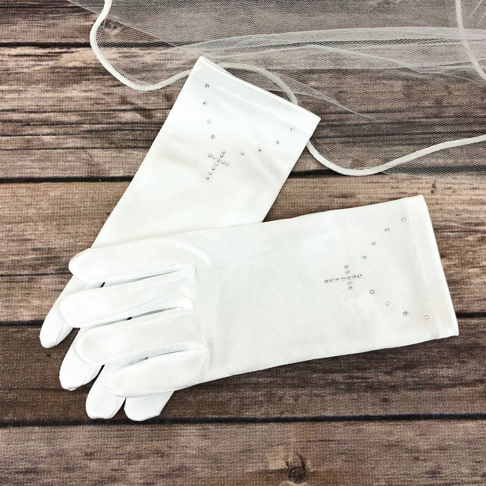 First Communion Gloves - Girls White Communion Wrist Length Gloves With ...