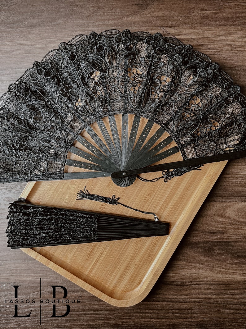 Black Lace Fan Wedding, 9