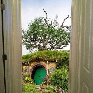 Door Wall Sticker *hobbit Hole in Hobbiton* / Lord of the Rings ...