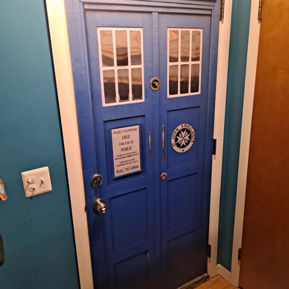Tardis Door Decal