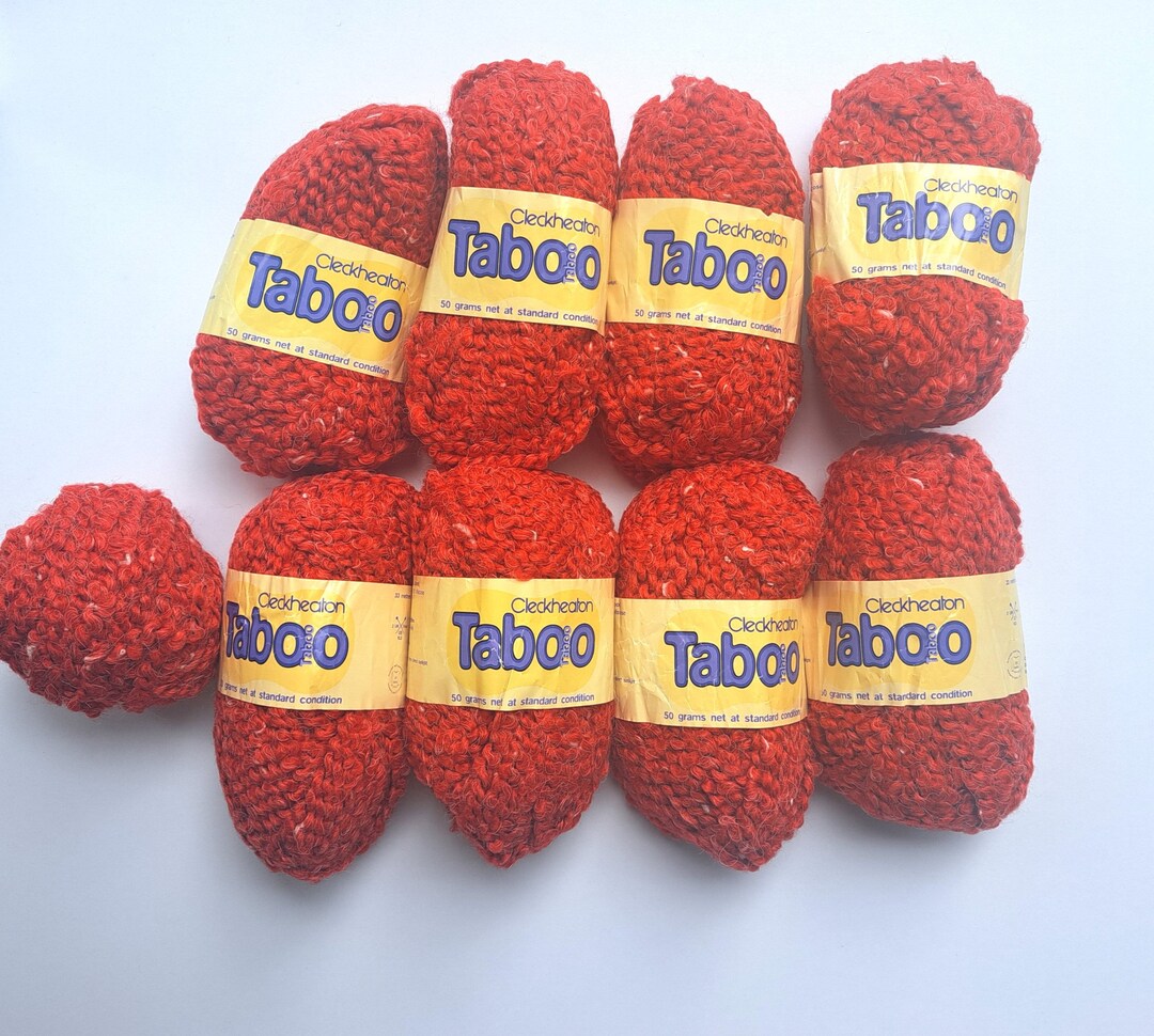 Red Wool Viscose Blend Yarn Wavy Texture Chunky Weight 9 X 50g Balls ...