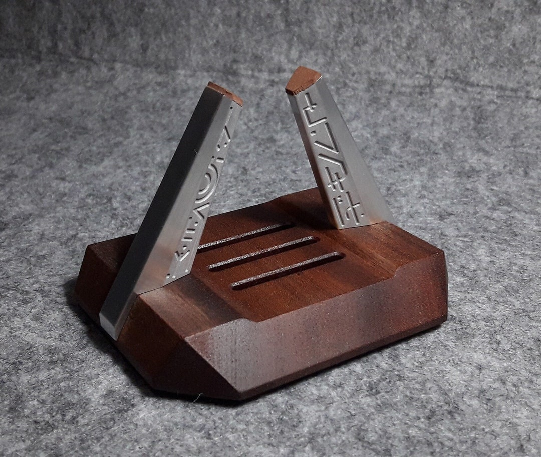 Saberdock Fortress SOLO – Saber Stand (hilt and Lighting Electronics ...