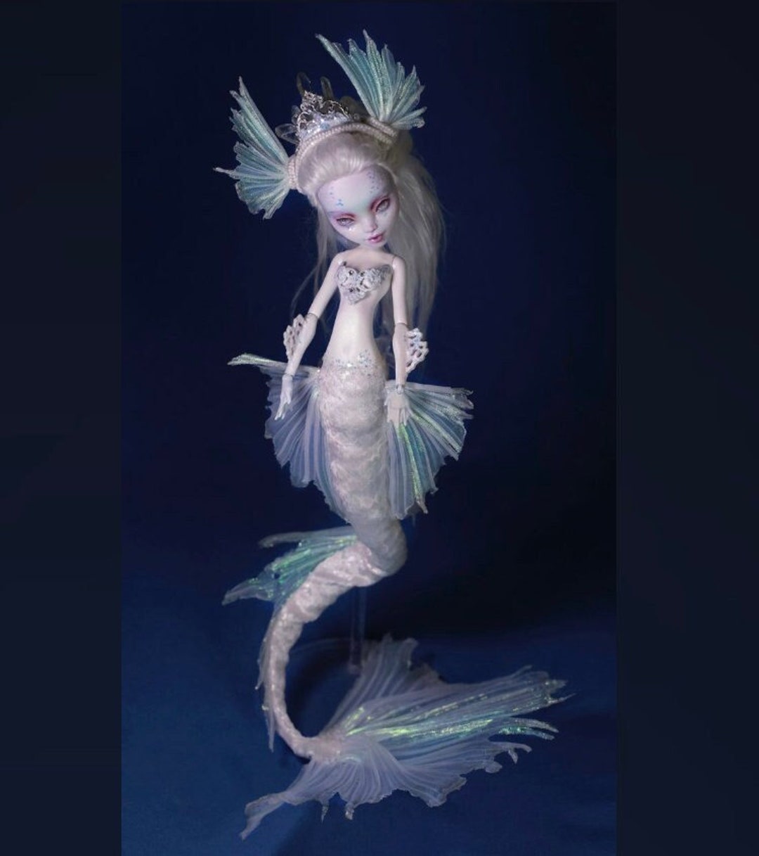 Monster High OOAK Artic Mermaid - Etsy UK